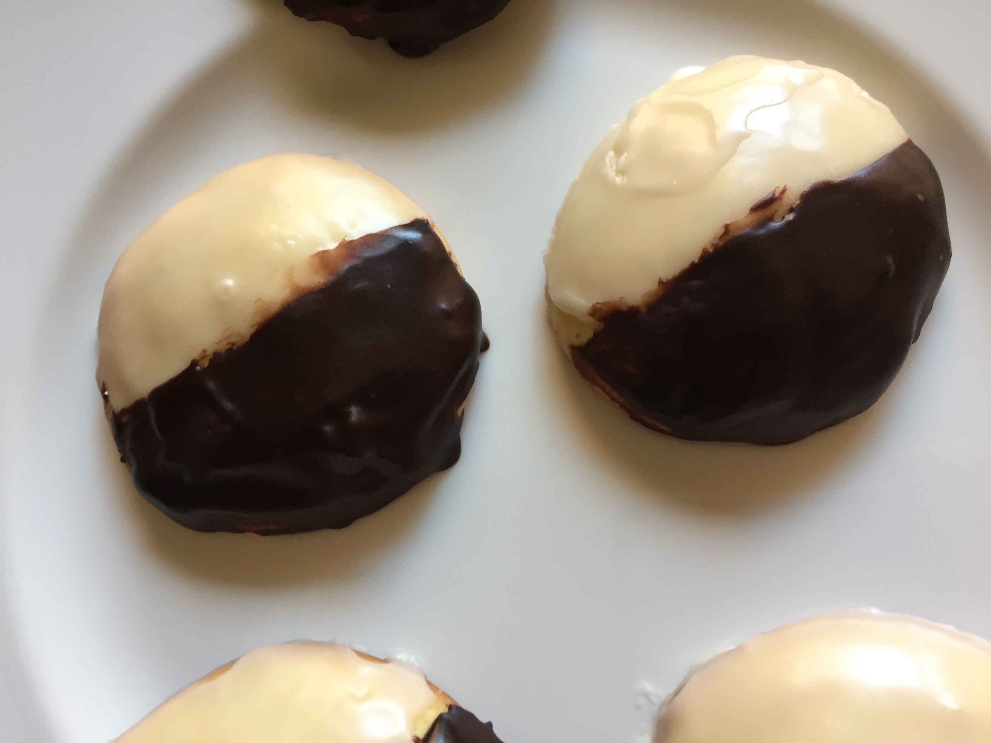 Introducing Panadería Brooklyn: Mexican Black-and-White Cookies - Poppy ...